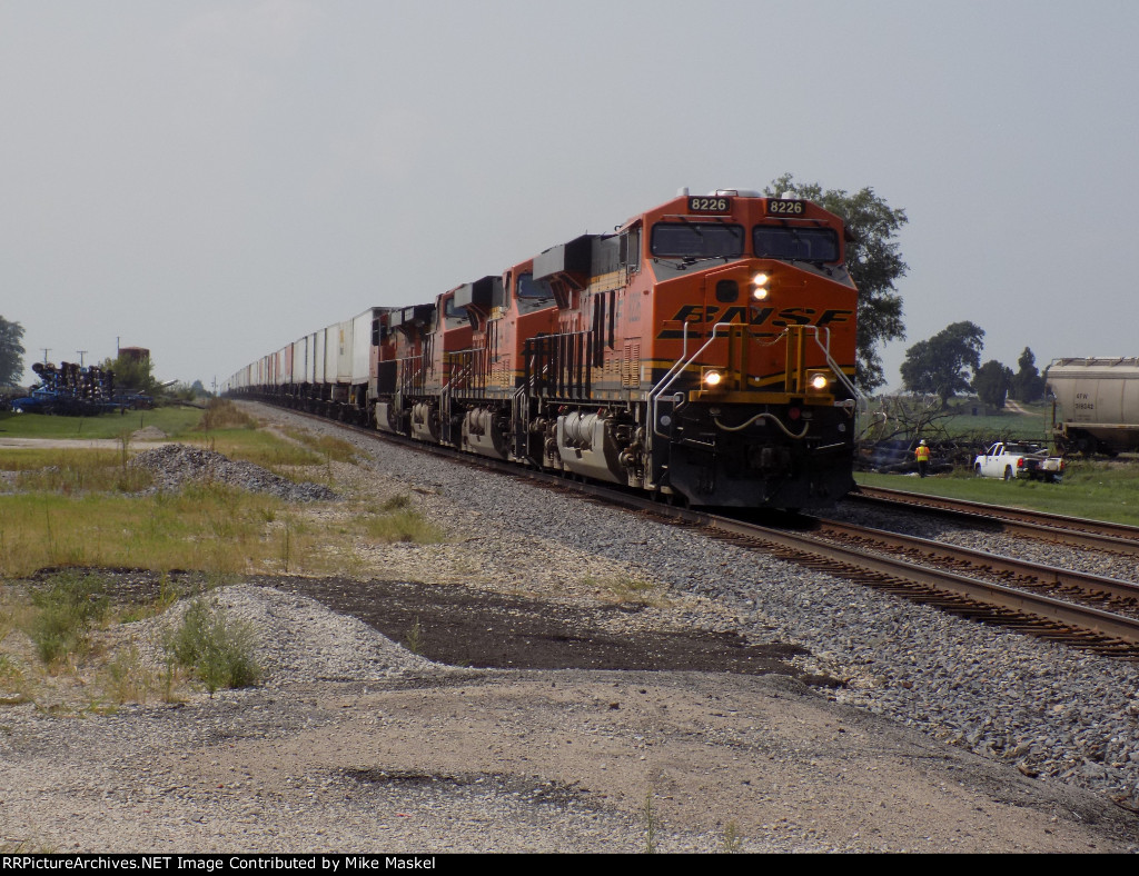 BNSF 8226